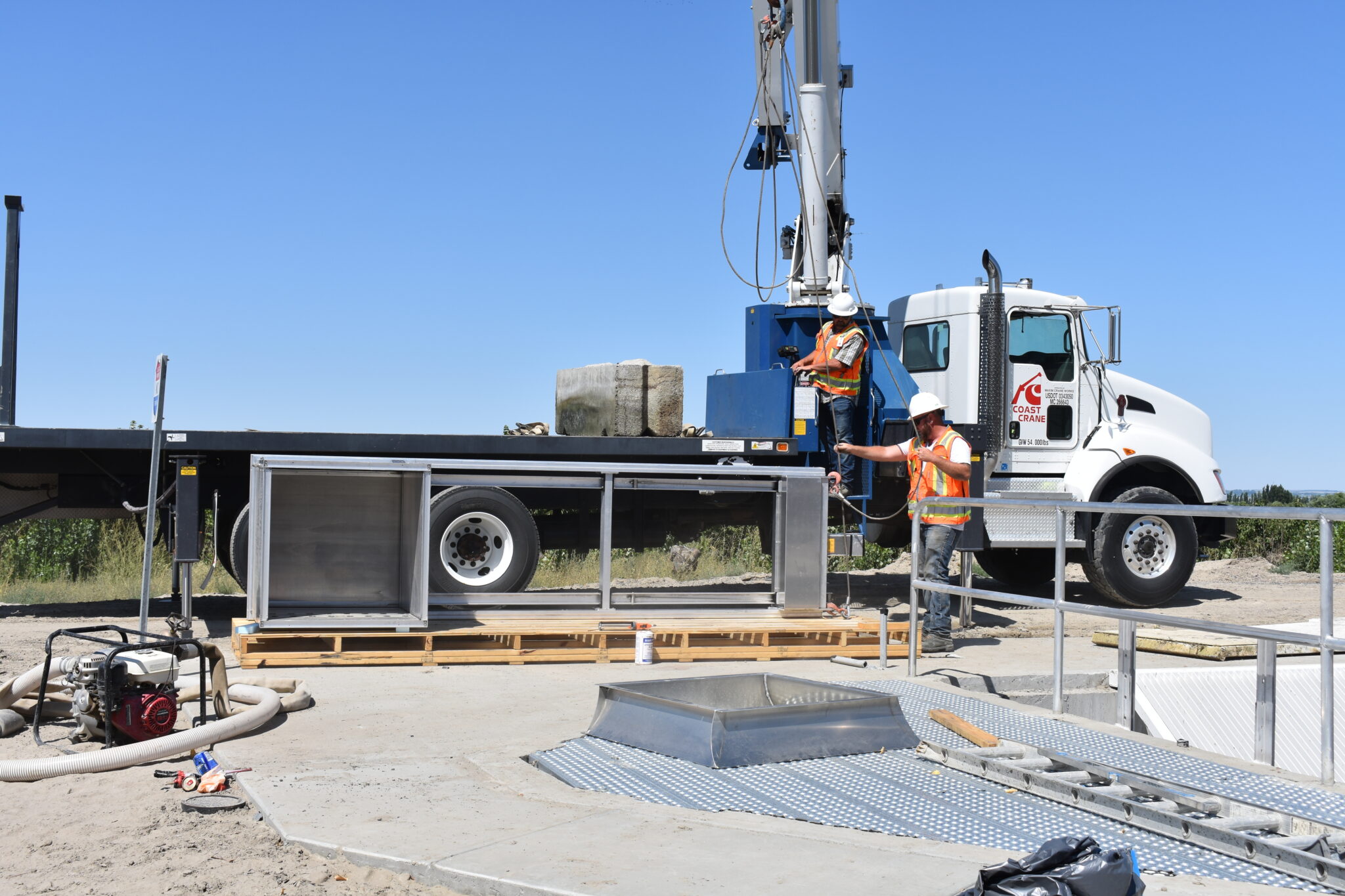 Automated Control Gates installed on Badger East Canal - Kennewick ...