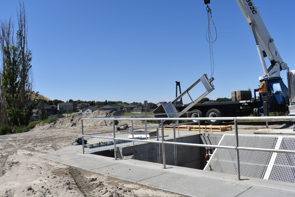 Automated Control Gates installed on Badger East Canal - Kennewick ...